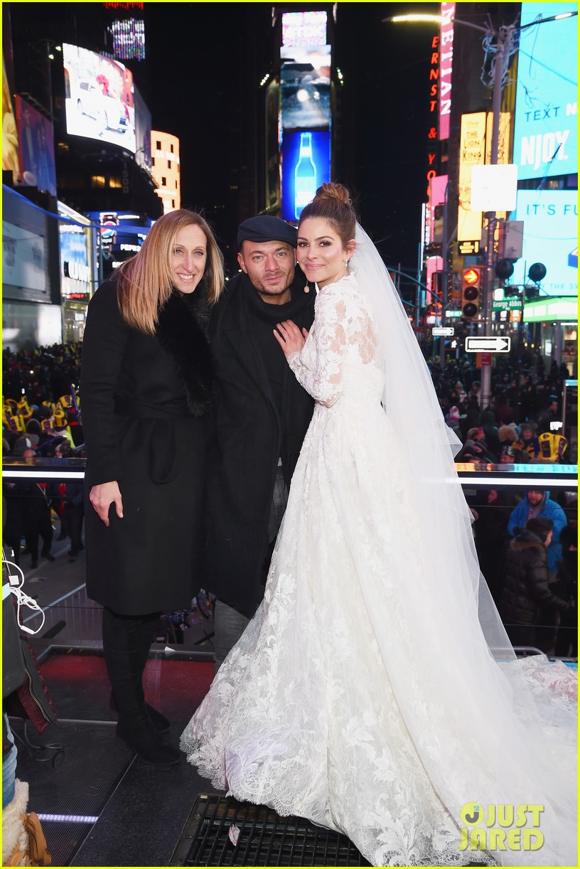 Relive Maria Menounos' New Year's Eve Wedding, One Year Later: Photo ...