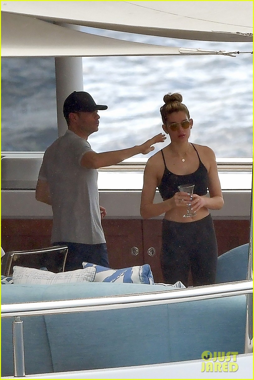 Ryan Seacrest & Girlfriend Shayna Taylor Pack on the PDA During Christmas Vacation!: Photo ...