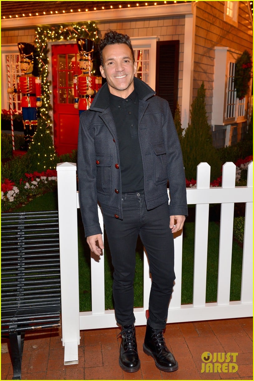 Zoe Saldana & Hubby Marco Perego Couple Up at Tamara Mellon Shop ...