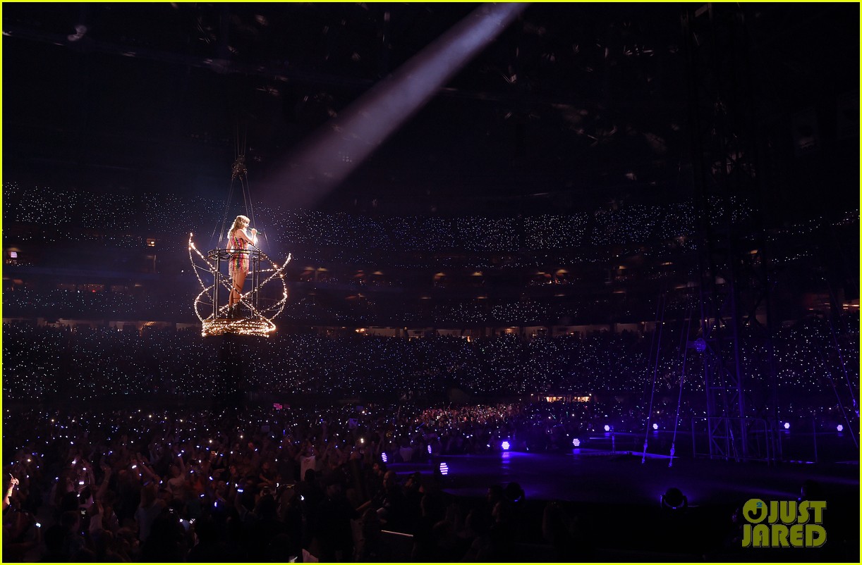 Taylor Swift: 'Reputation' Tour Set List for Netflix Movie!: Photo ...