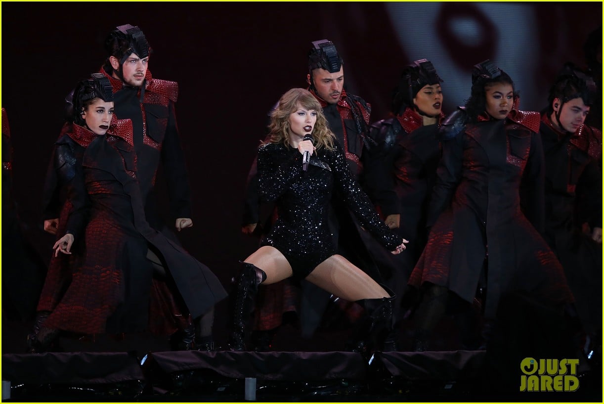 Taylor Swift: 'Reputation' Tour Set List for Netflix Movie!: Photo ...
