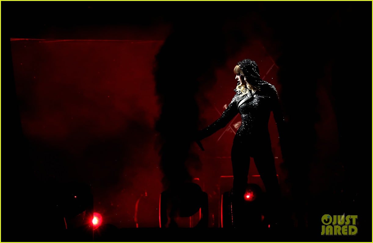 Taylor Swift: 'Reputation' Tour Set List for Netflix Movie!: Photo ...