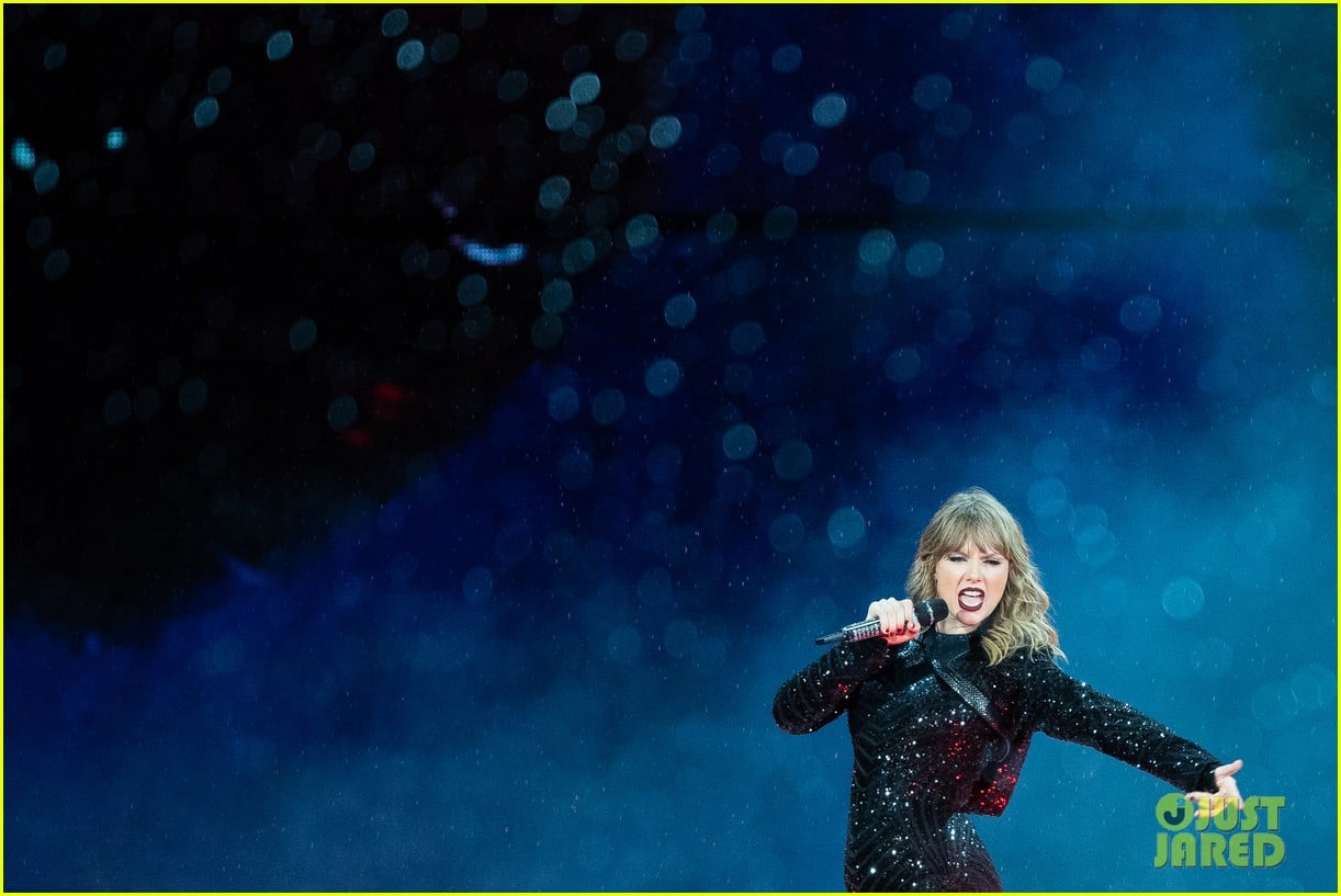 Taylor Swift: 'Reputation' Tour Set List for Netflix Movie!: Photo ...