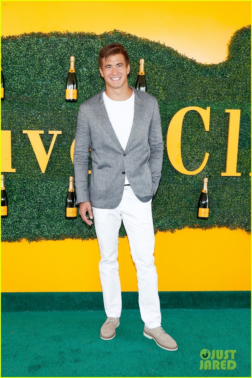 Olympic Swimmer Nathan Adrian Reveals Testicular Cancer Diagnosis ...