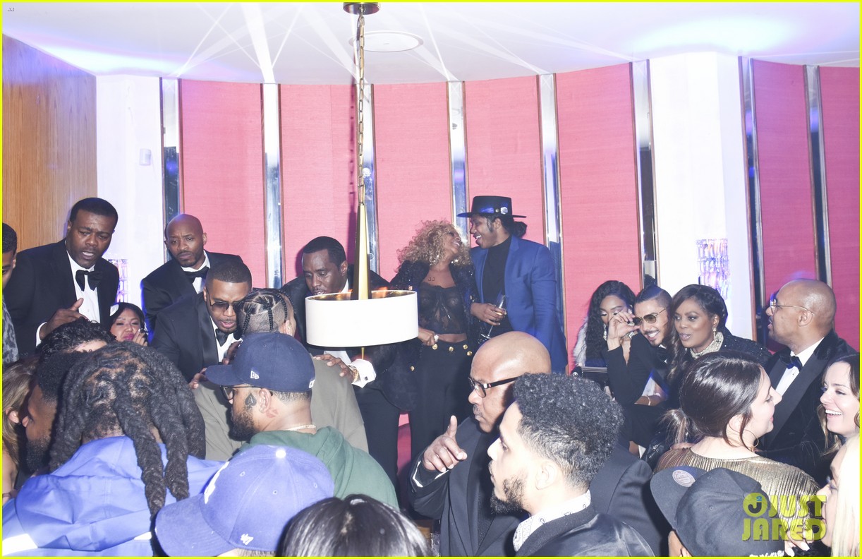 Drake Hosts Star-Studded NYE Party to Debut New Champagne: Photo ...
