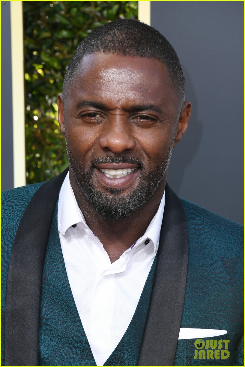 Idris Elba Snaps Selfie with James Bond (aka Daniel Craig) at Golden ...