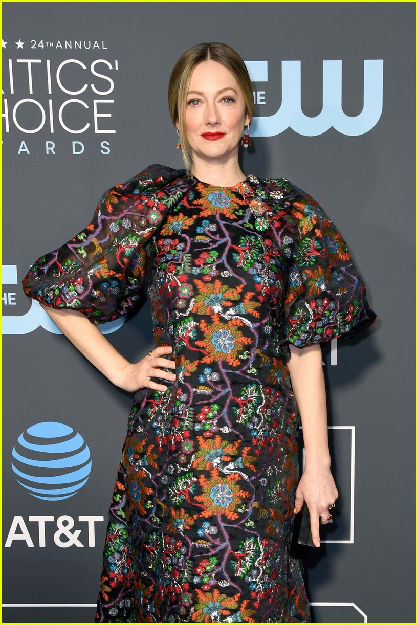 Debra Messing & Judy Greer Stun at Critics' Choice Awards 2019: Photo ...