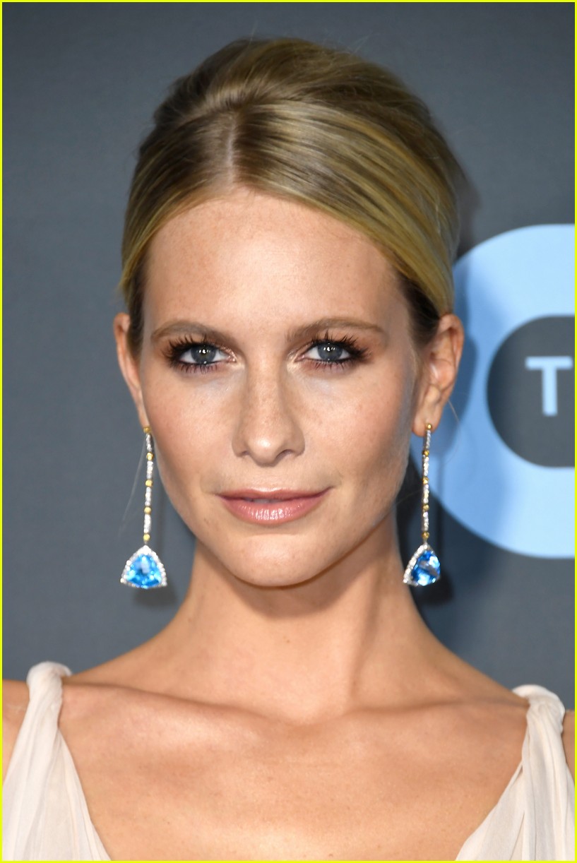 Debra Messing & Judy Greer Stun at Critics' Choice Awards 2019: Photo ...