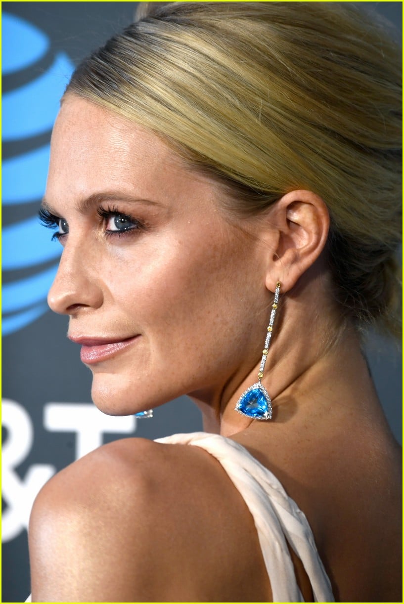 Debra Messing & Judy Greer Stun at Critics' Choice Awards 2019: Photo ...