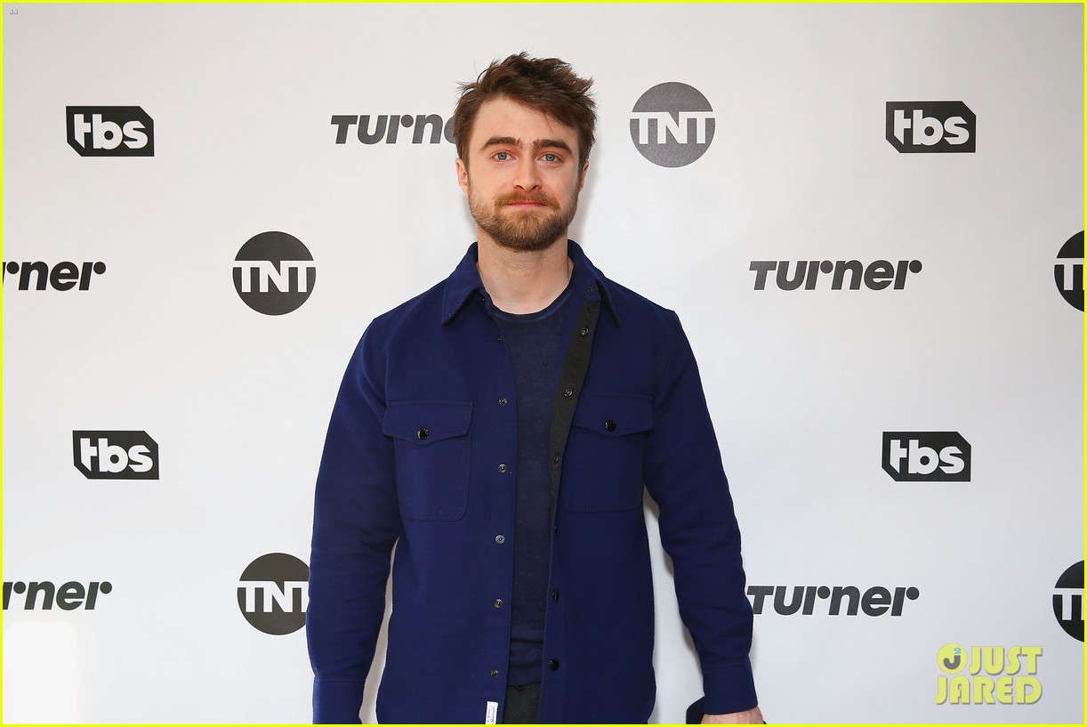Daniel Radcliffe Calls Out Tom Brady: 'Take that MAGA Hat Out Your ...