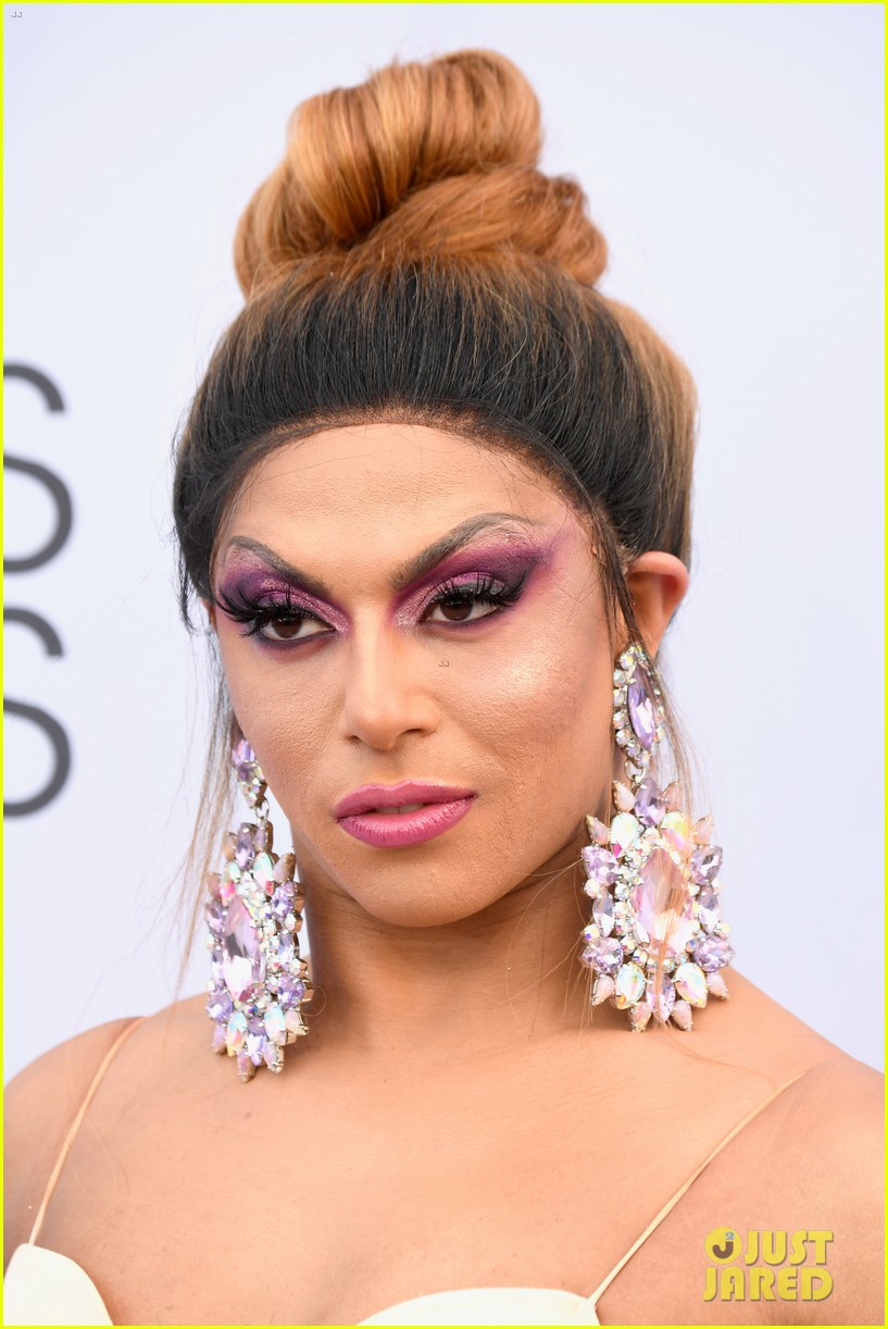 A Star is Born's Shangela Stuns in Siriano at SAG Awards 2019!: Photo ...