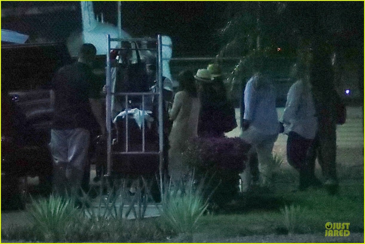 Photo: jennifer aniston courteney cox arrive in cabo 18 | Photo 4239759 ...