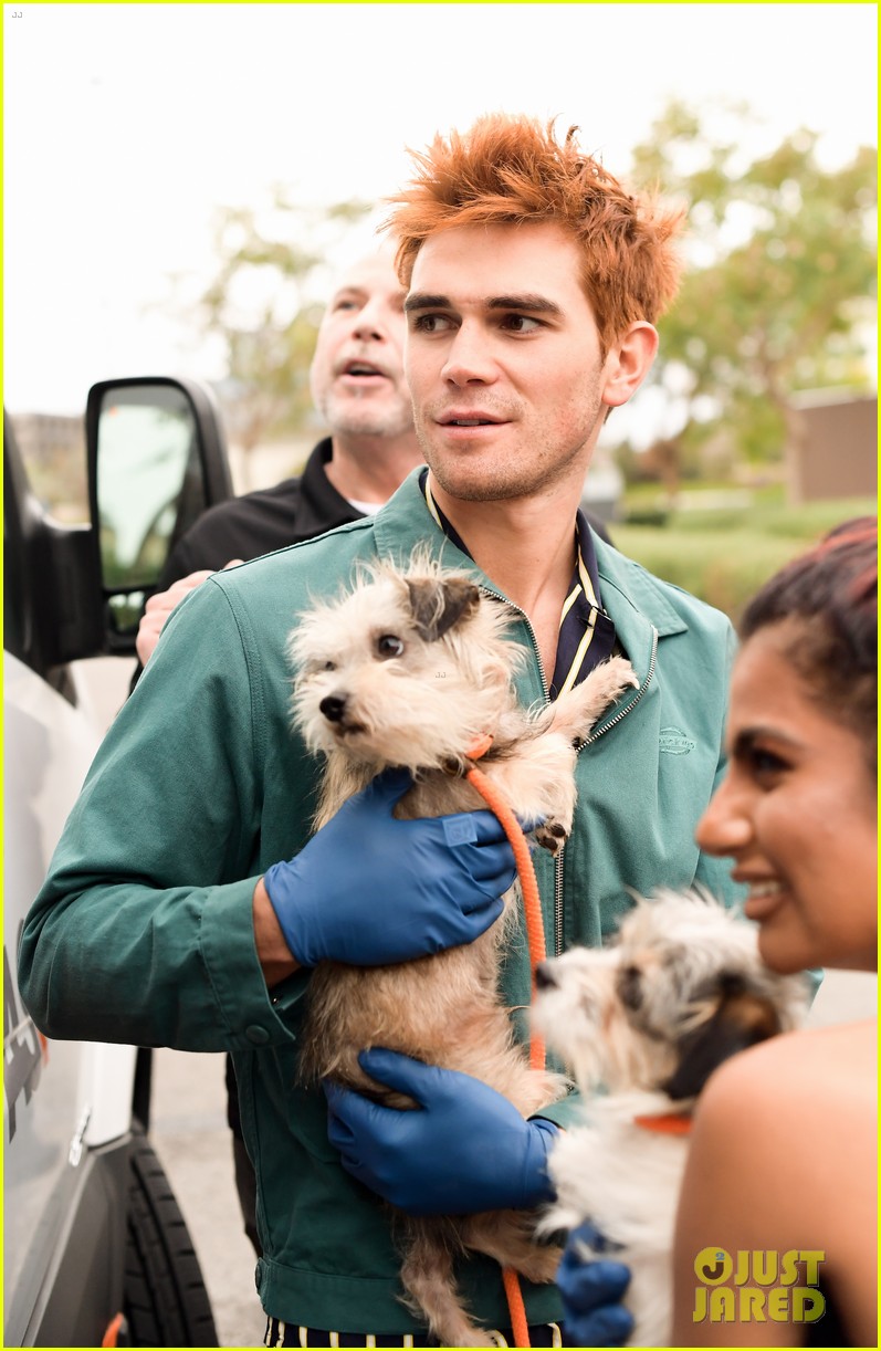 KJ Apa Poses with Cute Dogs While Volunteering with ASPCA: Photo ...
