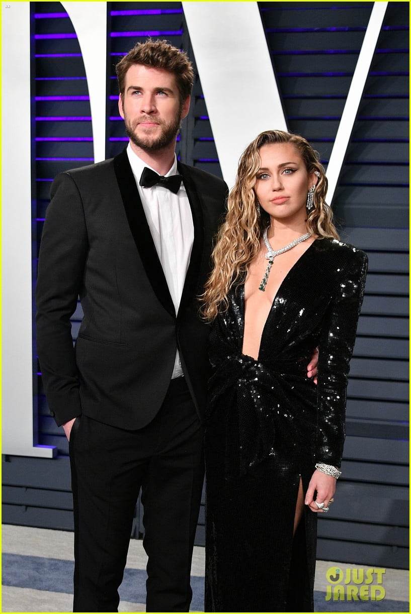 Miley Cyrus & Liam Hemsworth Arrive in Style for Vanity Fair's Oscars ...