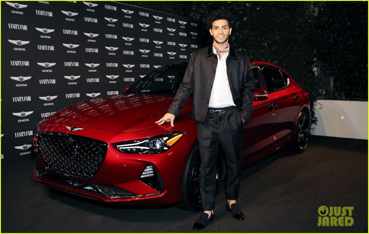 Kaitlyn Dever, Halston Sage & Lana Condor Hit Vanity Fair's Oscar Party ...