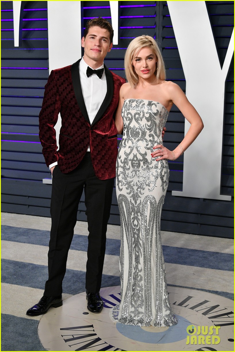 Kaitlyn Dever, Halston Sage & Lana Condor Hit Vanity Fair's Oscar Party ...