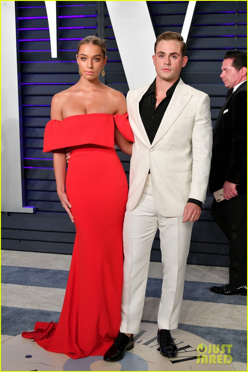 Kaitlyn Dever, Halston Sage & Lana Condor Hit Vanity Fair's Oscar Party ...