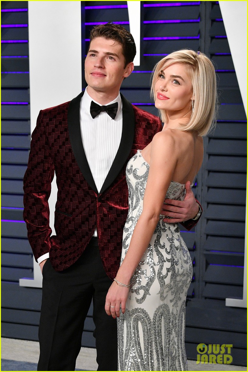 Kaitlyn Dever, Halston Sage & Lana Condor Hit Vanity Fair's Oscar Party ...