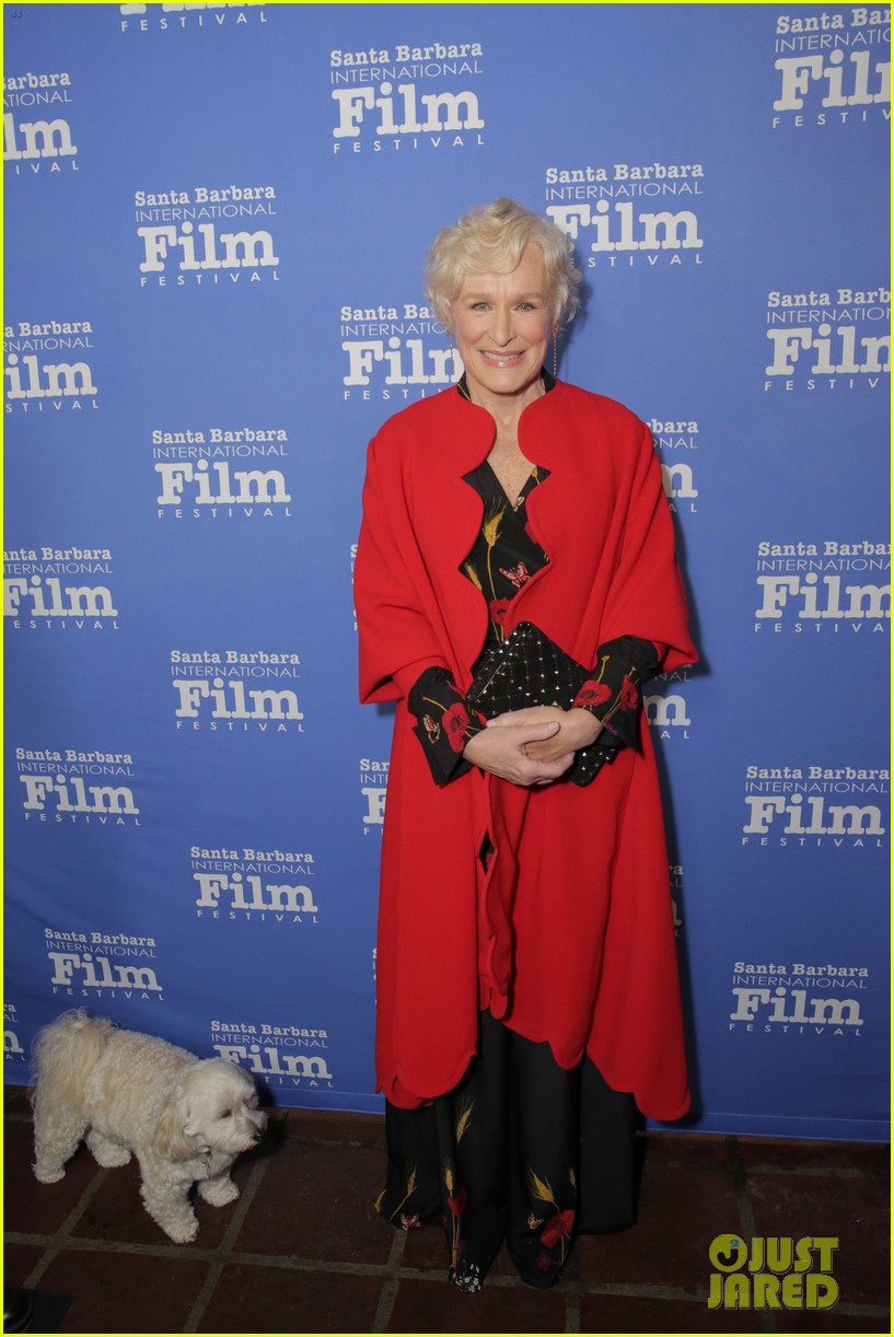 Glenn Close's Dog Pip Joins Her to Accept an Award!: Photo 4223168 ...