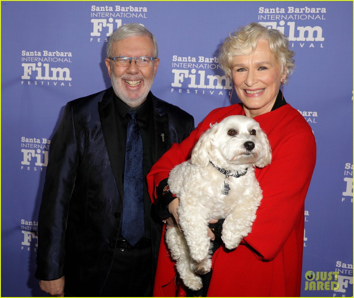 Glenn Close's Dog Pip Joins Her to Accept an Award!: Photo 4223178 ...