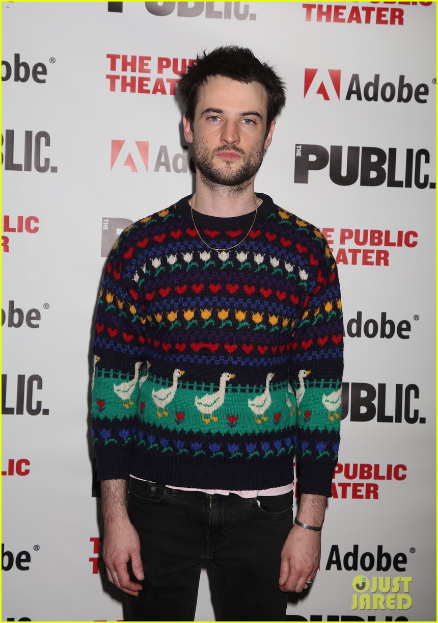 Jake Gyllenhaal & Tom Sturridge Open Off-Broadway Show 'Sea Wall/A Life ...