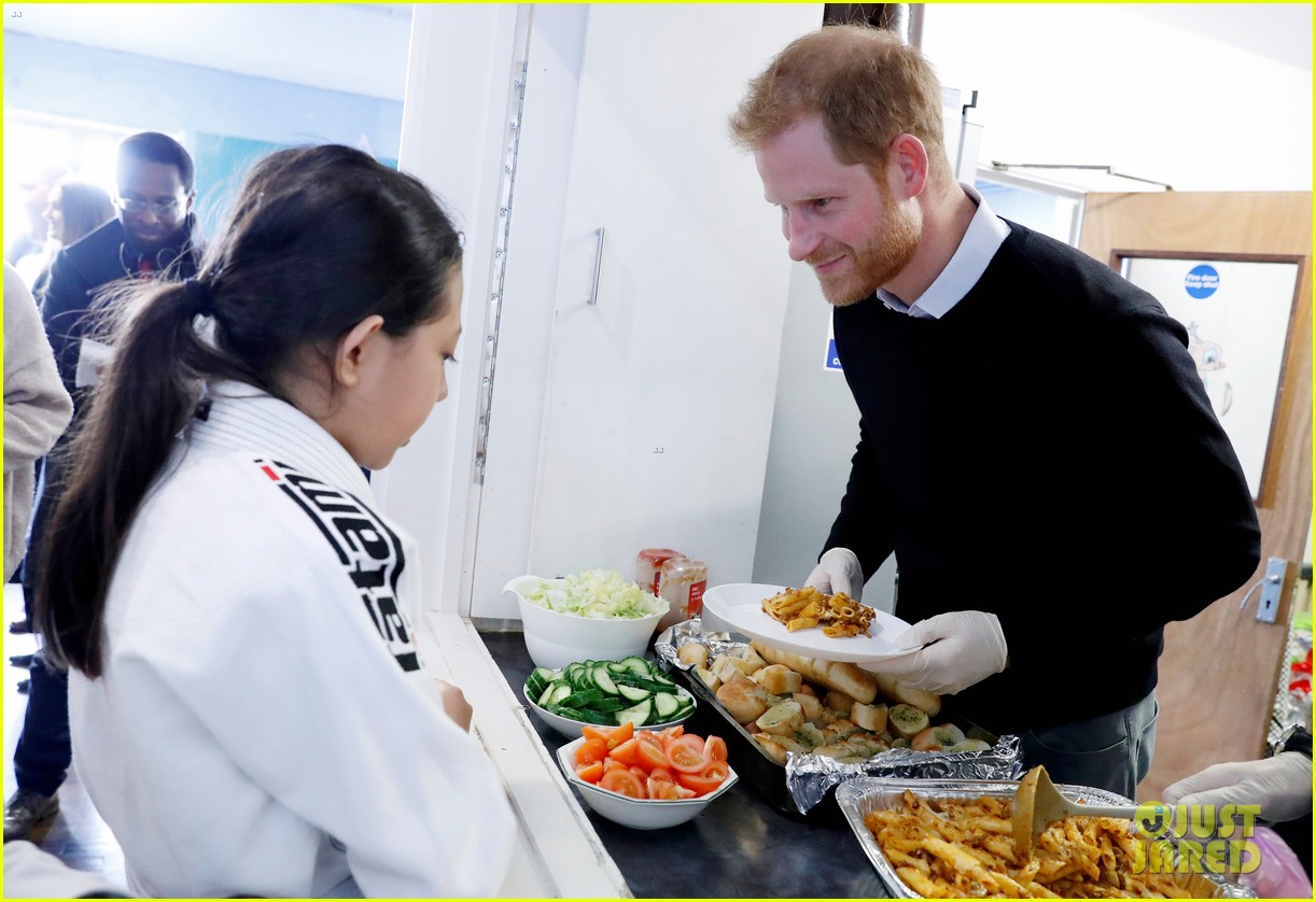 Prince Harry Meets With Students for Fit & Fed Initiative!: Photo ...