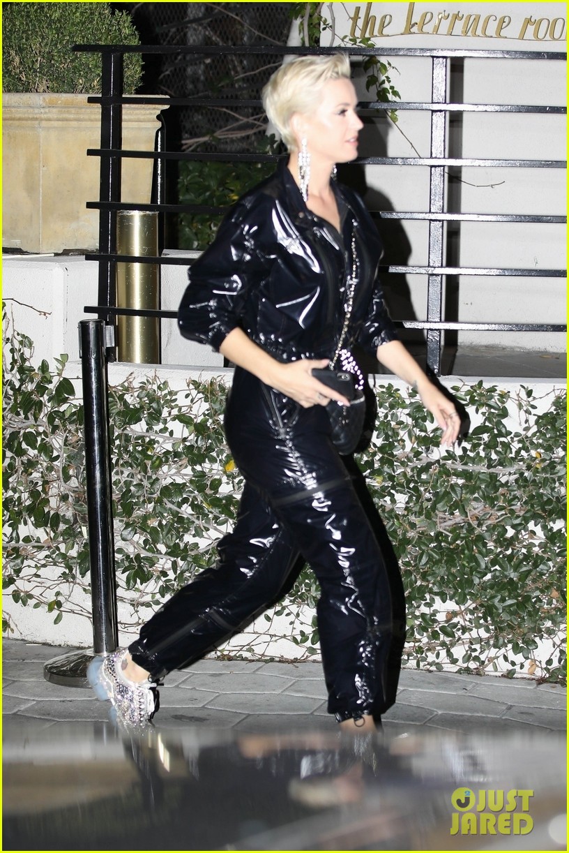 Katy Perry & Orlando Bloom Arrive on Motorcycle for Jennifer Aniston's ...