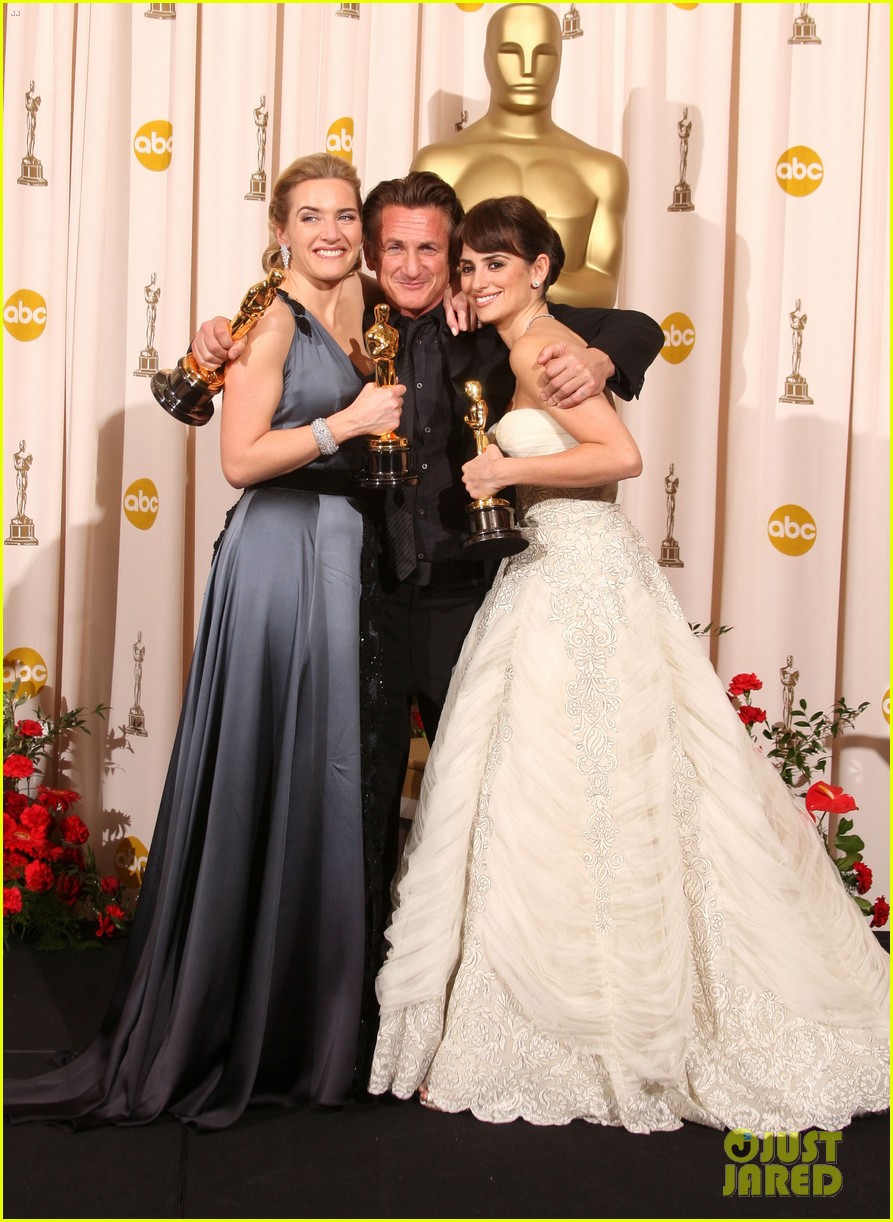 Look Back at the Oscars Red Carpet Pics From 10 Years Ago!: Photo ...