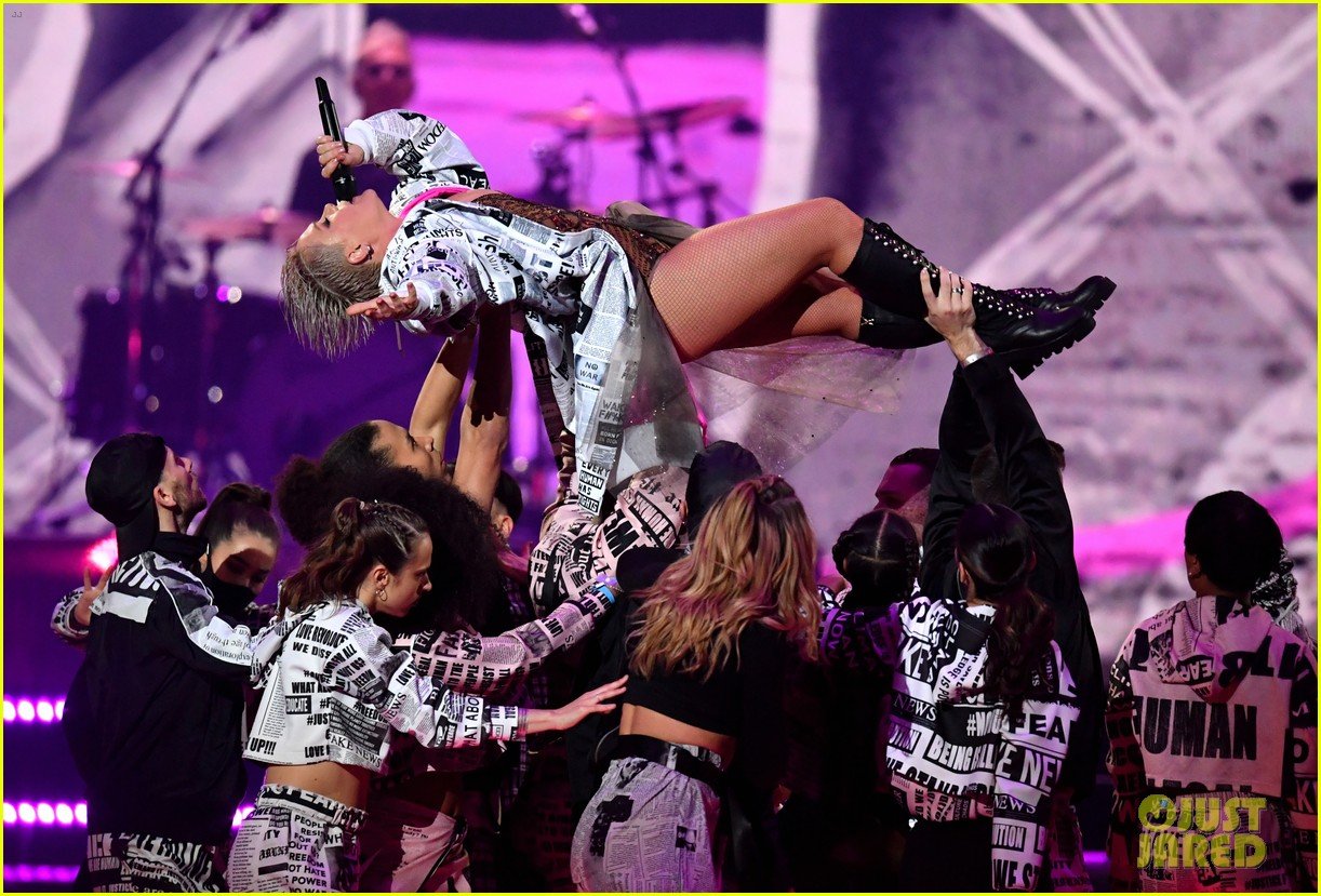 Pink Closes BRIT Awards 2019 With Medley of Hits - Watch Her ...