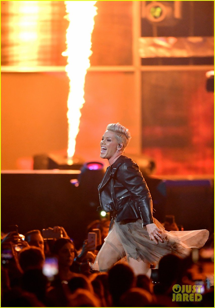 Pink Closes BRIT Awards 2019 With Medley of Hits - Watch Her ...