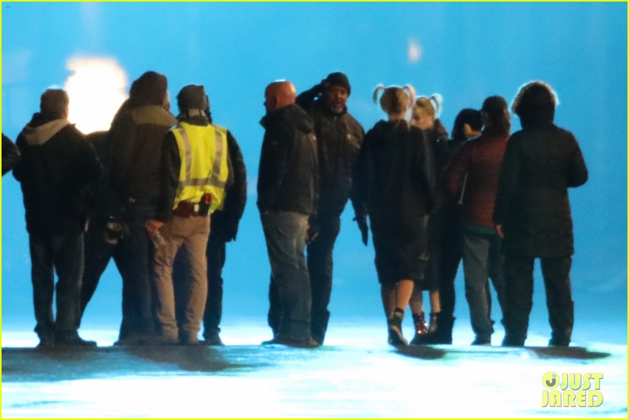 Margot Robbie Spends Another Night Filming Stunts for 'Birds of Prey ...