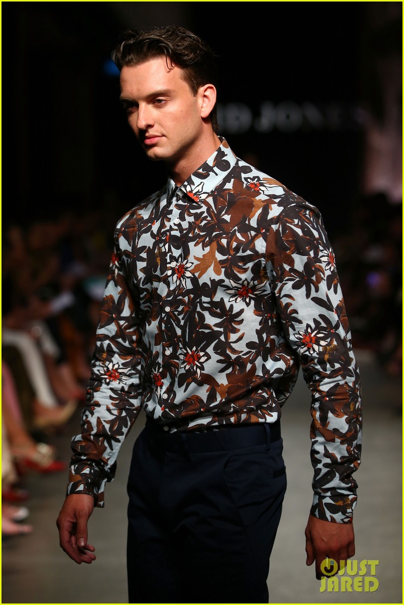 Photo: cameron robbie runway debut 16 | Photo 4224418 | Just Jared ...