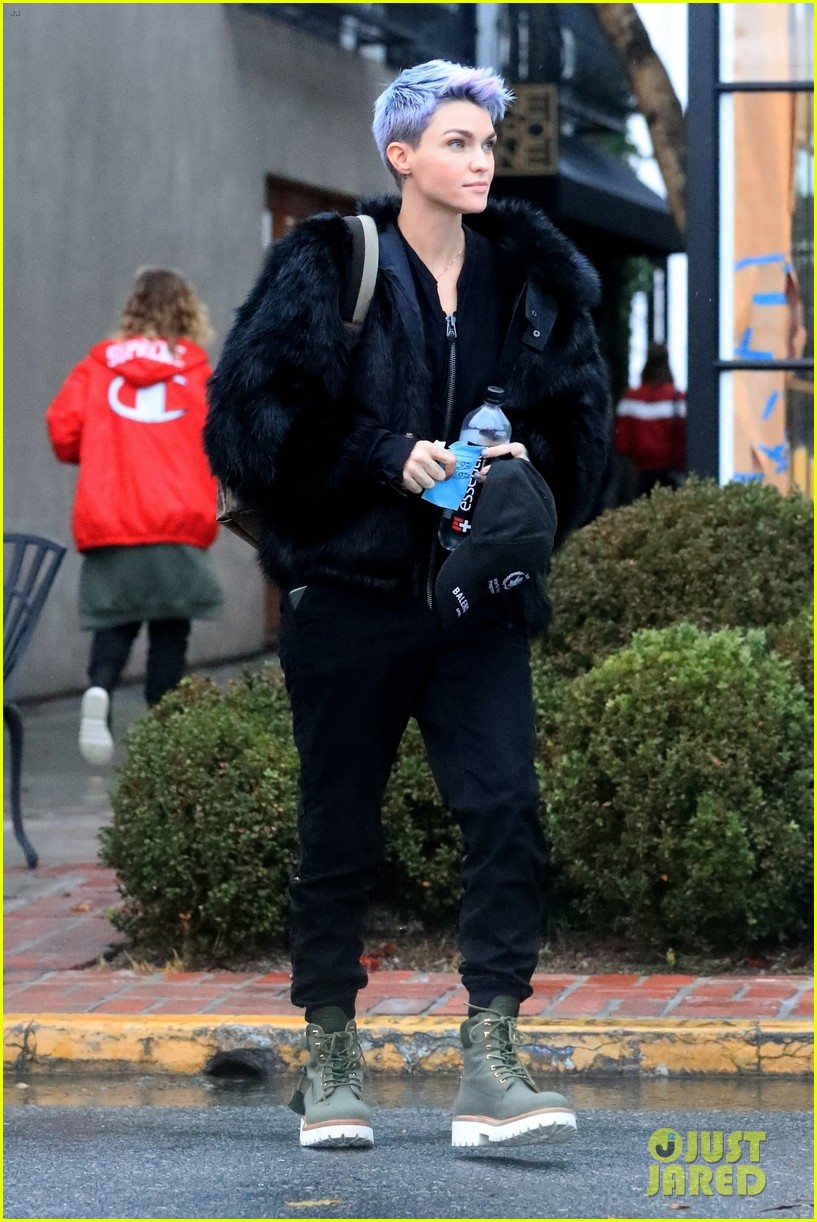 Ruby Rose Debuts a New Purple Hair Color!: Photo 4223381 | Photos ...