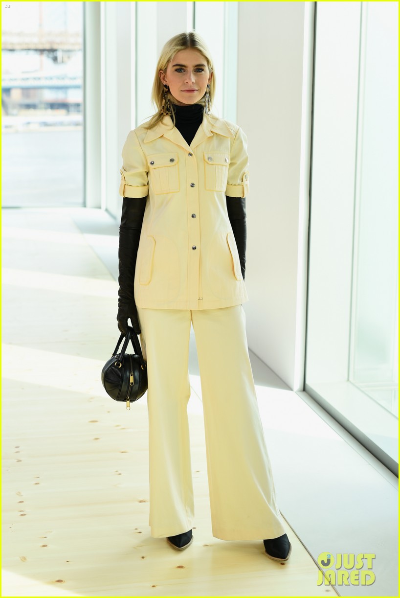 Zoe Saldana, Naomi Watts & Mindy Kaling Buddy Up at Tory Burch NYFW ...