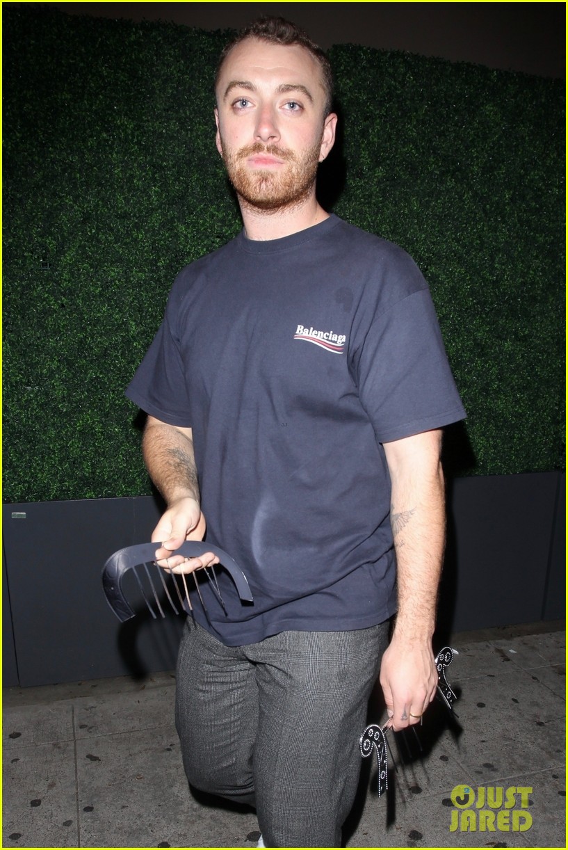 Sam Smith Does Some Fierce Posing at Dinner with Friends: Photo 4239889 ...