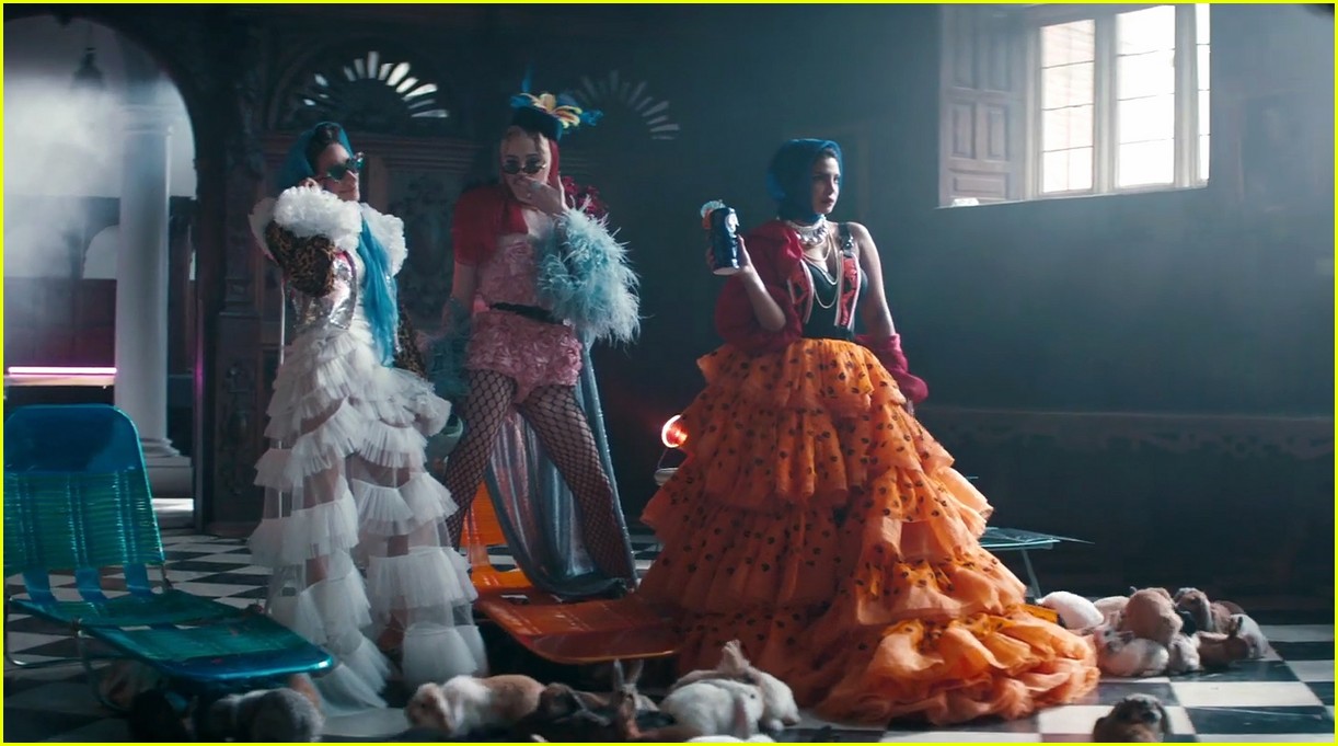 Jonas Brothers Release Director's Cut for 'Sucker' Music Video - Watch ...