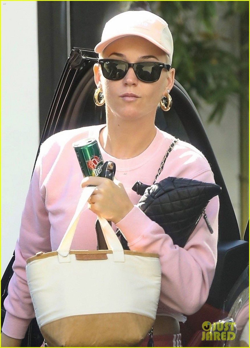 Katy Perry Goes Sporty While Running Errands in L.A.: Photo 4260122 ...