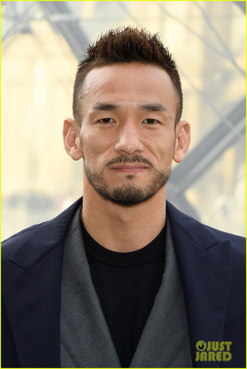 Alicia Vikander, Emma Stone, Justin Theroux & More Sit Front Row at ...