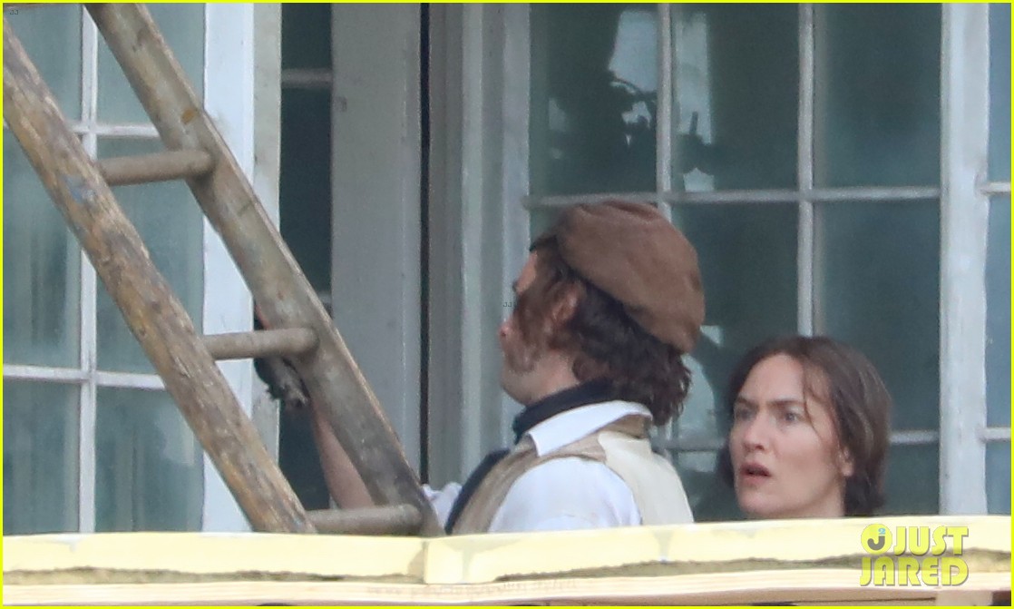 Kate Winslet & Saoirse Ronan Argue with a Window Cleaner on 'Ammonite ...