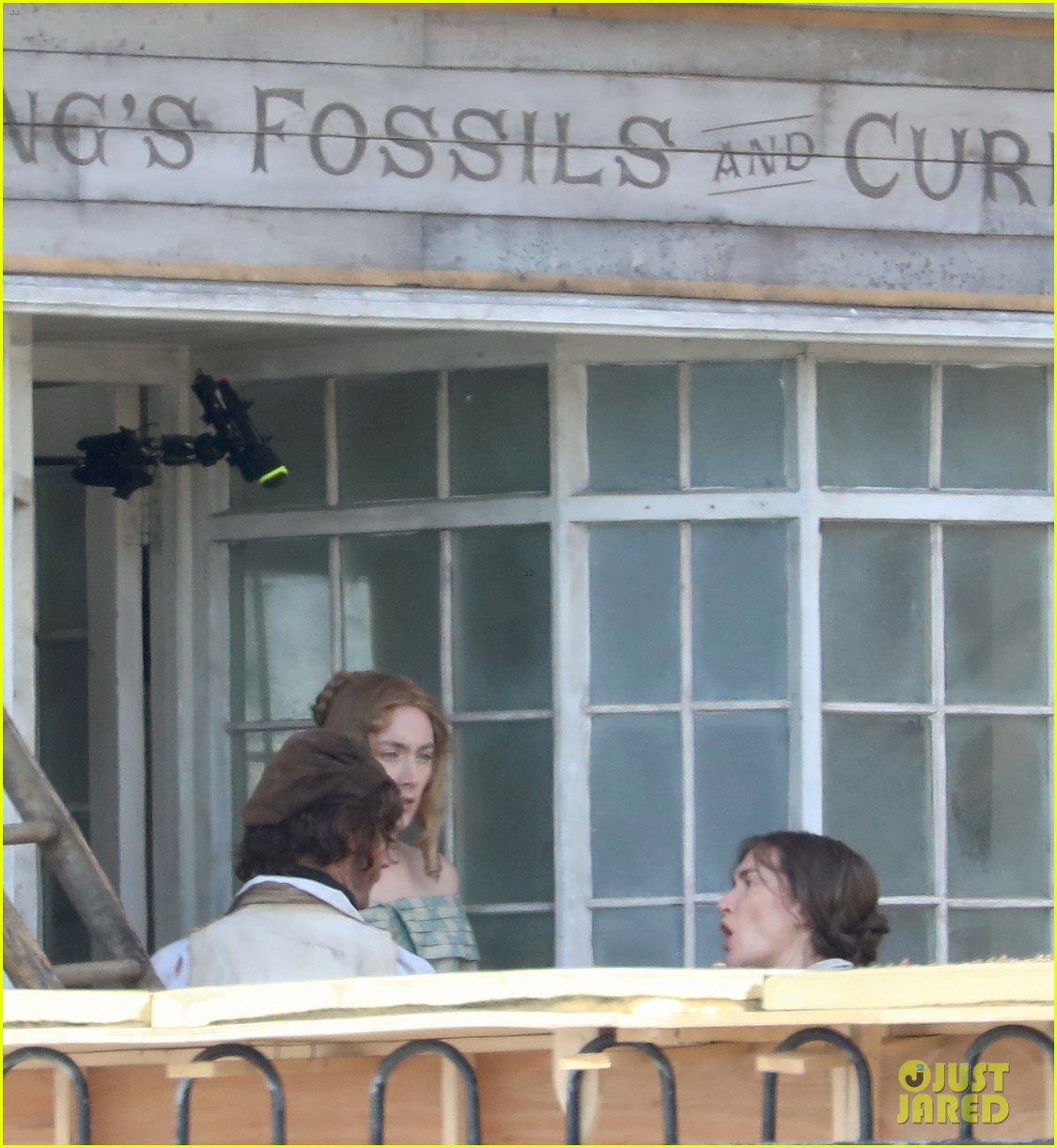 Kate Winslet & Saoirse Ronan Argue with a Window Cleaner on 'Ammonite ...