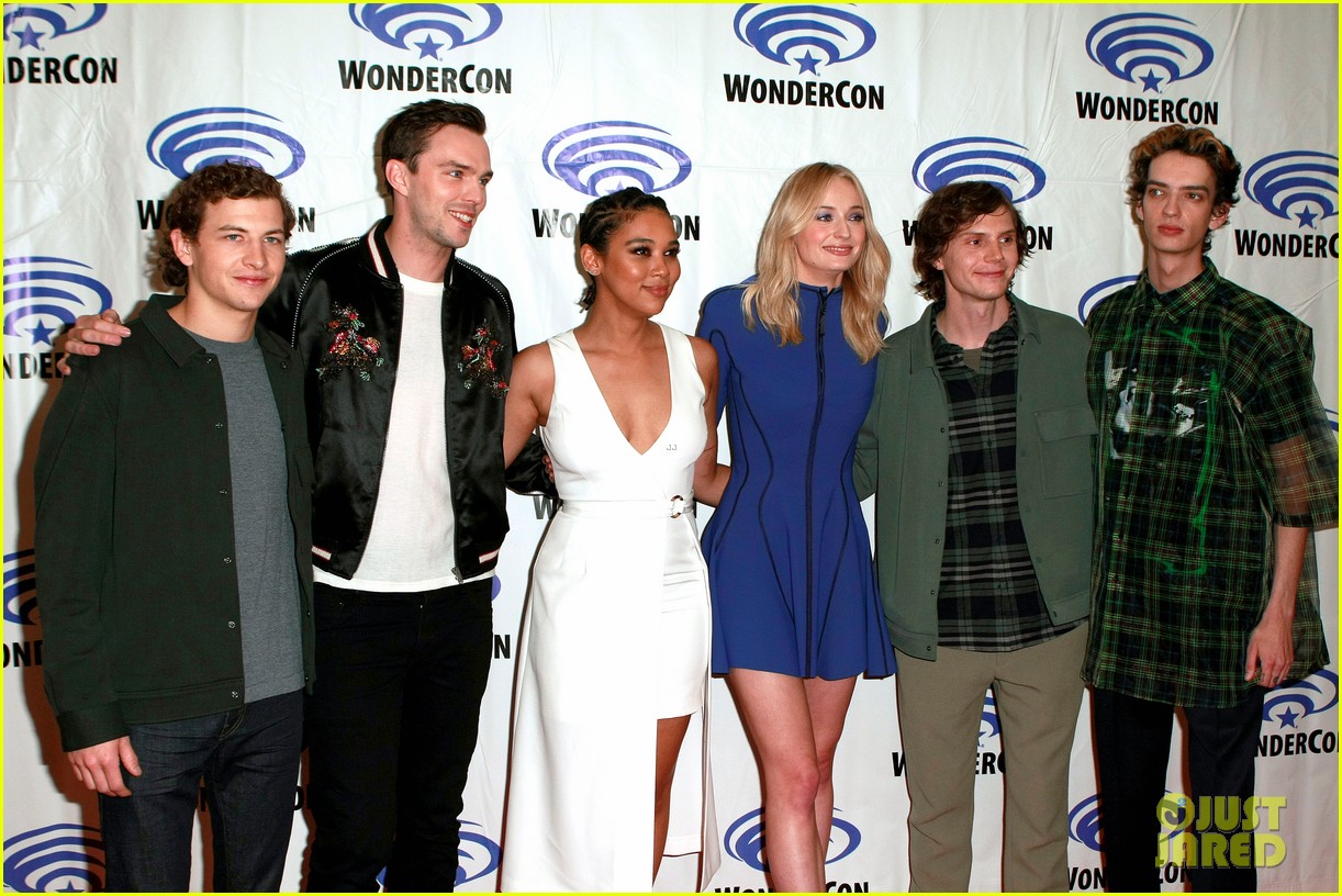 'Dark Phoenix' Cast Makes Stylish WonderCon 2019 Appearance: Photo ...