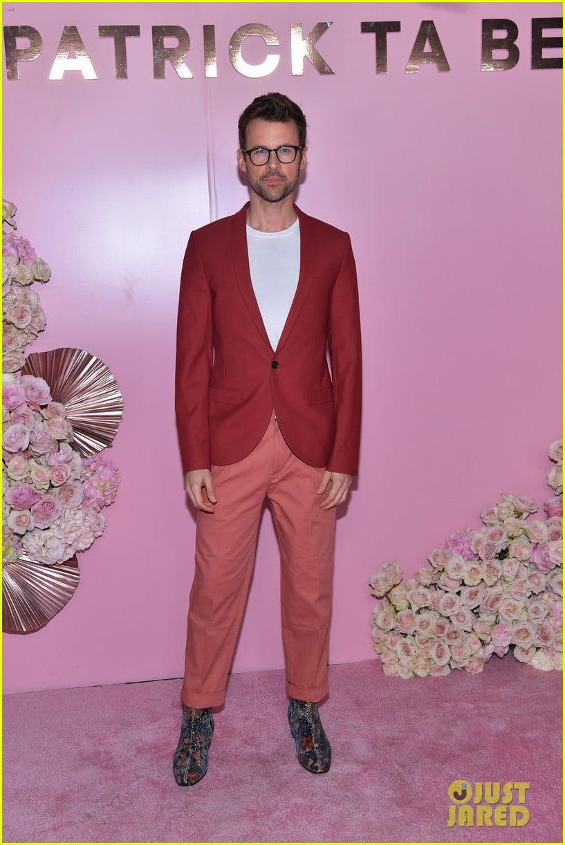 Alessandra Ambrosio, Olivia Munn, & Rosie Huntington-Whiteley Go Glam ...