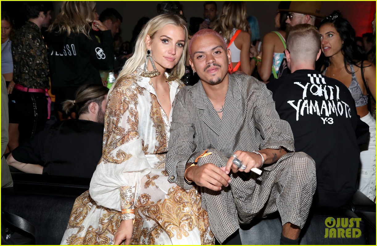 Ashlee Simpson Shows Off Her Festival Fashion at Coachella: Photo ...