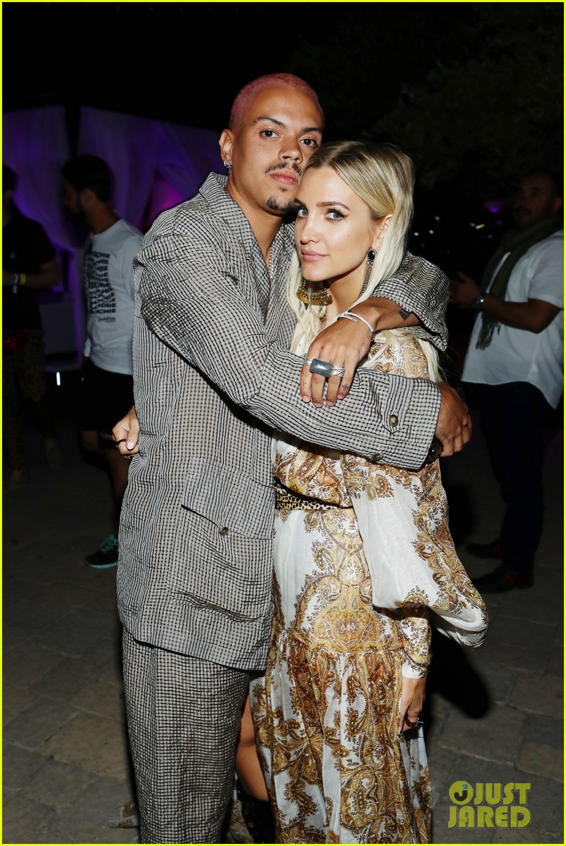 Ashlee Simpson Shows Off Her Festival Fashion at Coachella: Photo ...