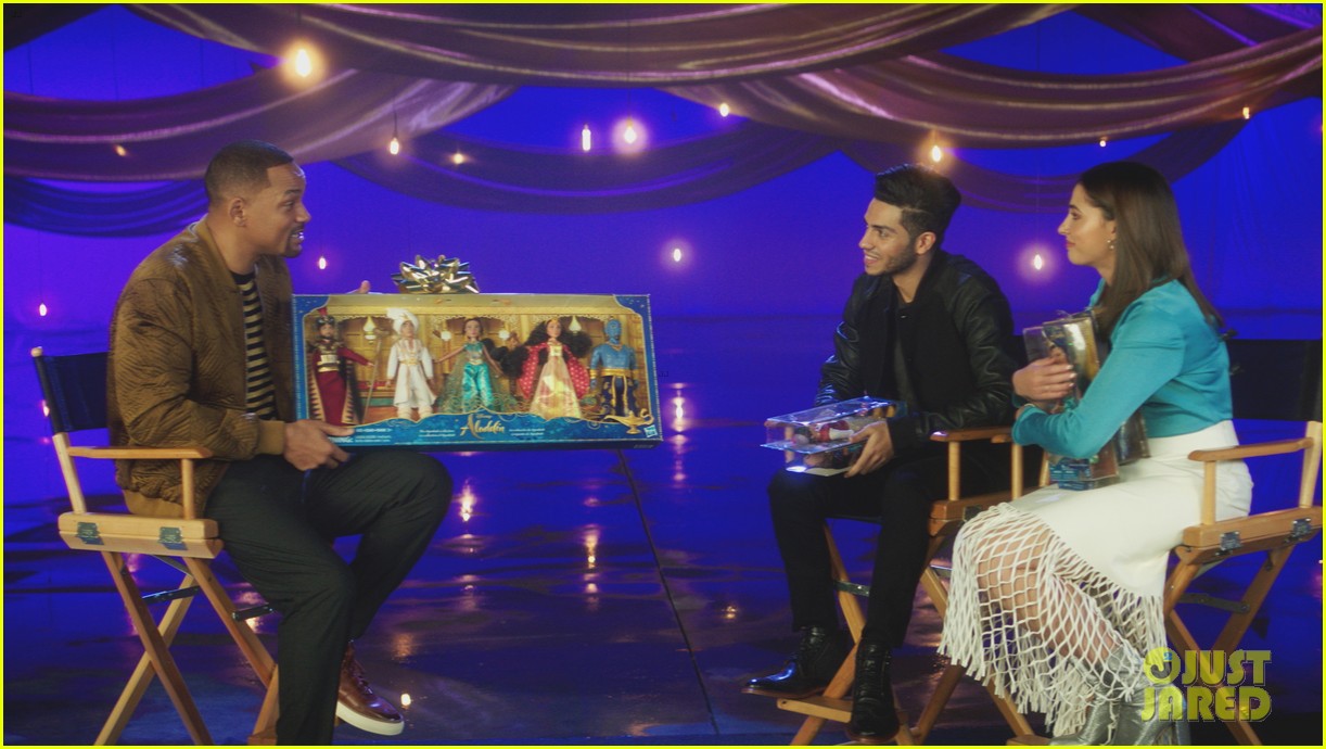Will Smith Debuts New 'Aladdin' Toys!: Photo 4267707 | Will Smith ...