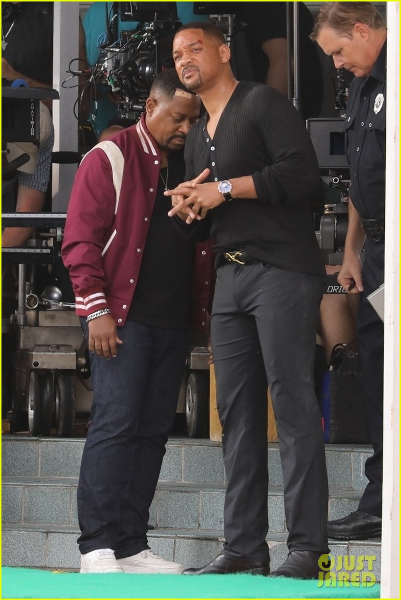 Will Smith Debuts New 'Aladdin' Toys!: Photo 4267710 | Will Smith ...