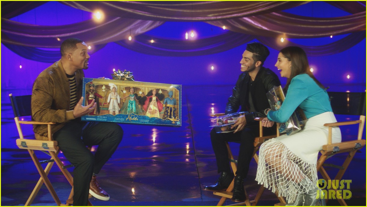 Will Smith Debuts New 'Aladdin' Toys!: Photo 4267712 | Will Smith ...