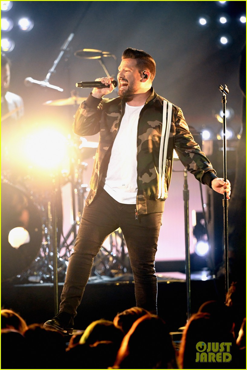 Dan + Shay Perform 'Speechless' With Tori Kelly at Billboard Music Awards 2019 - Watch the Video ...