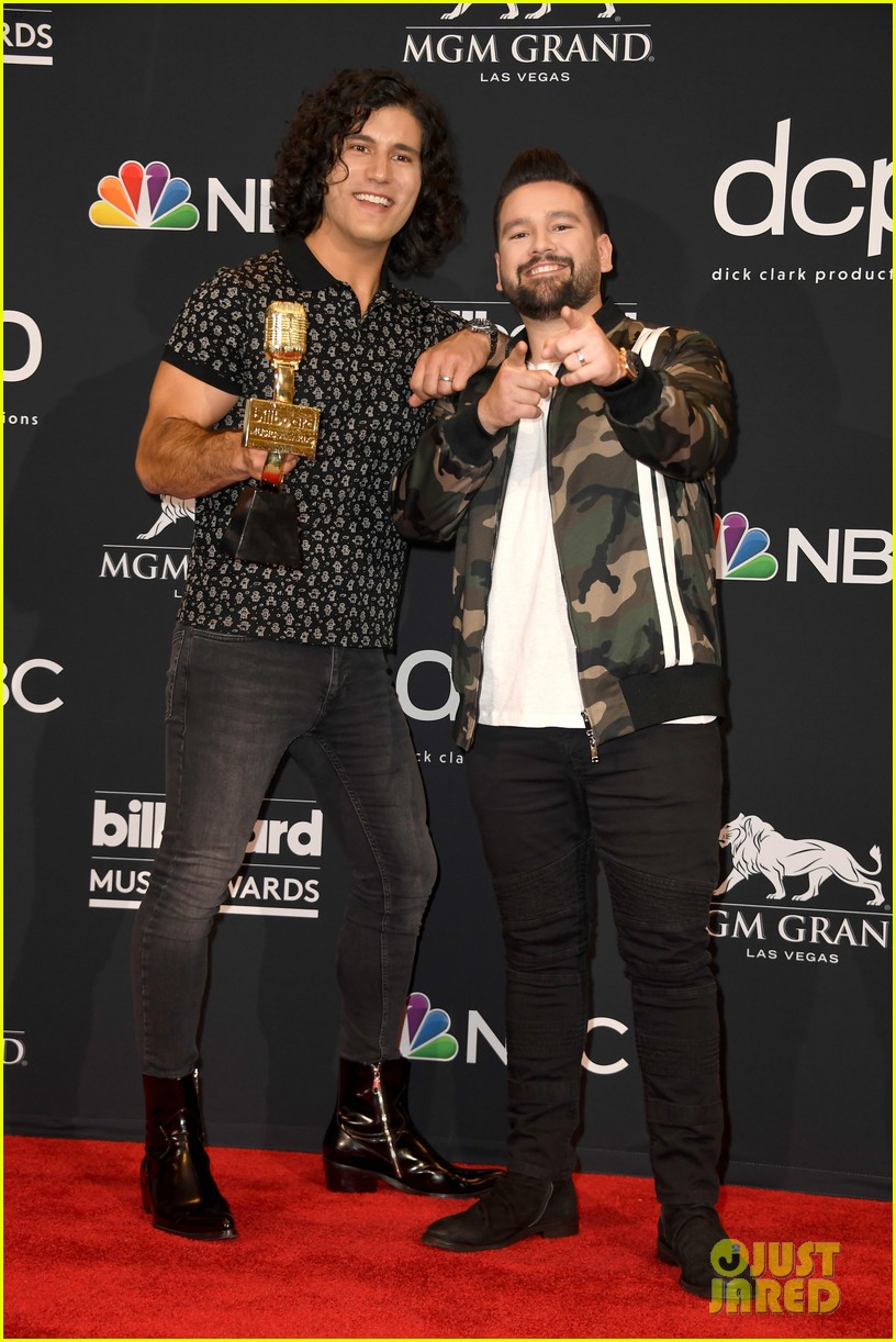 Dan + Shay Perform 'Speechless' With Tori Kelly at Billboard Music Awards 2019 - Watch the Video ...