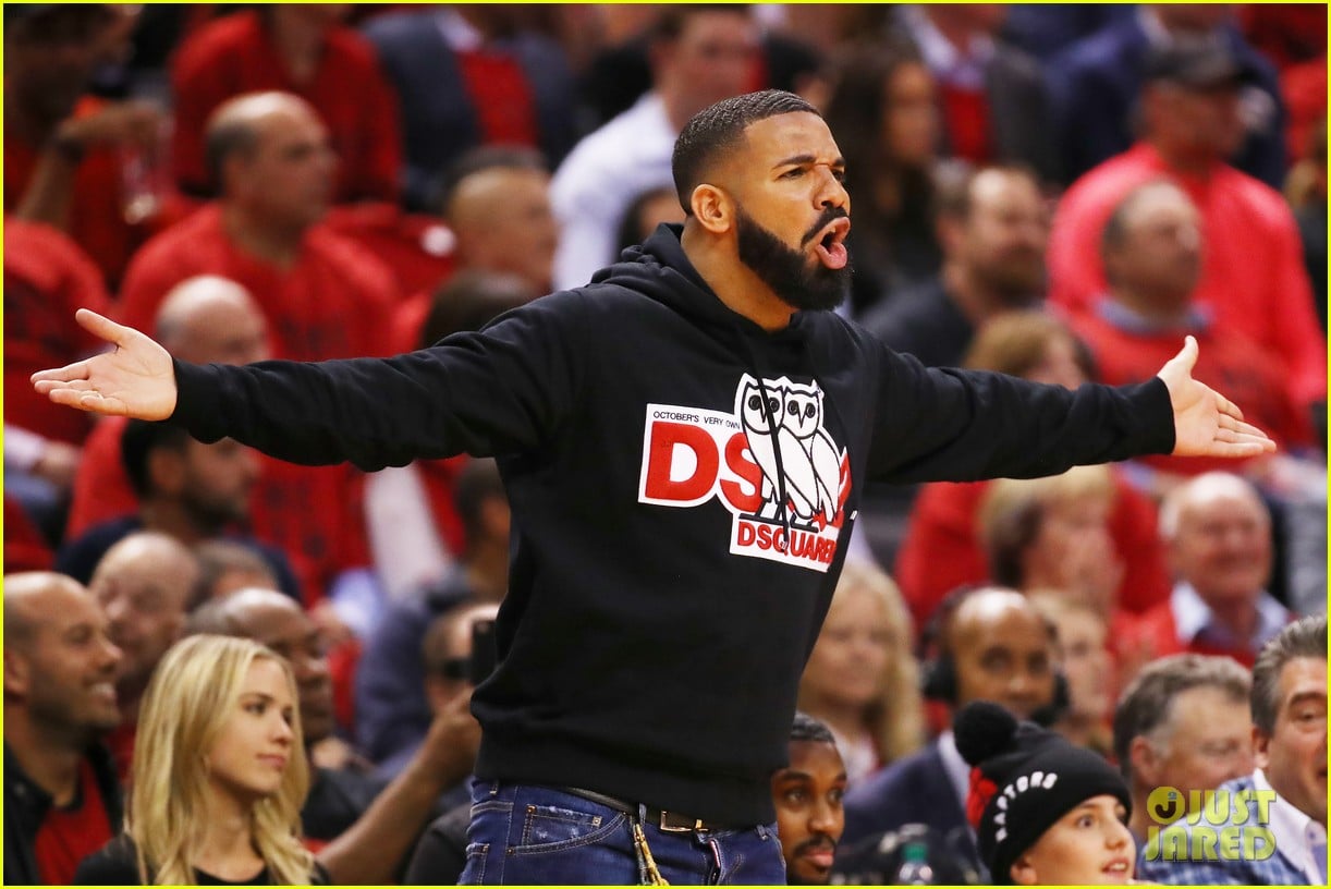 Drake Was Gifted a $550,000 Jacket by the Toronto Raptors!: Photo ...